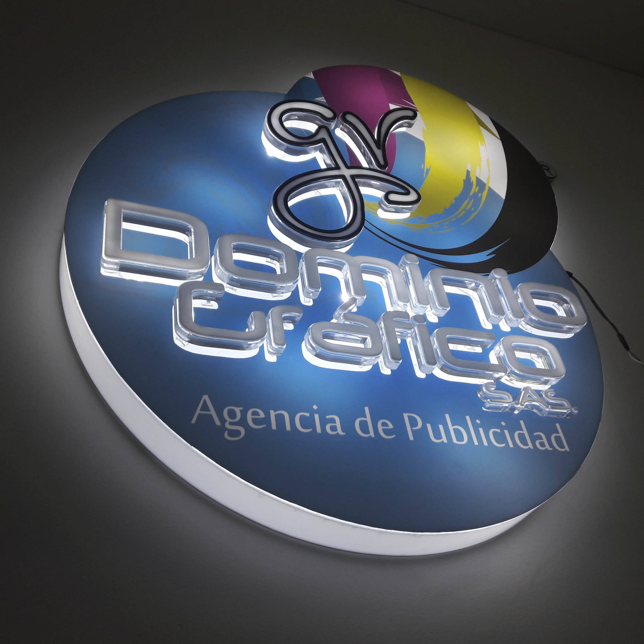Avisos Publicitarios en Bogotá | Diseño y Fabricación Profesional